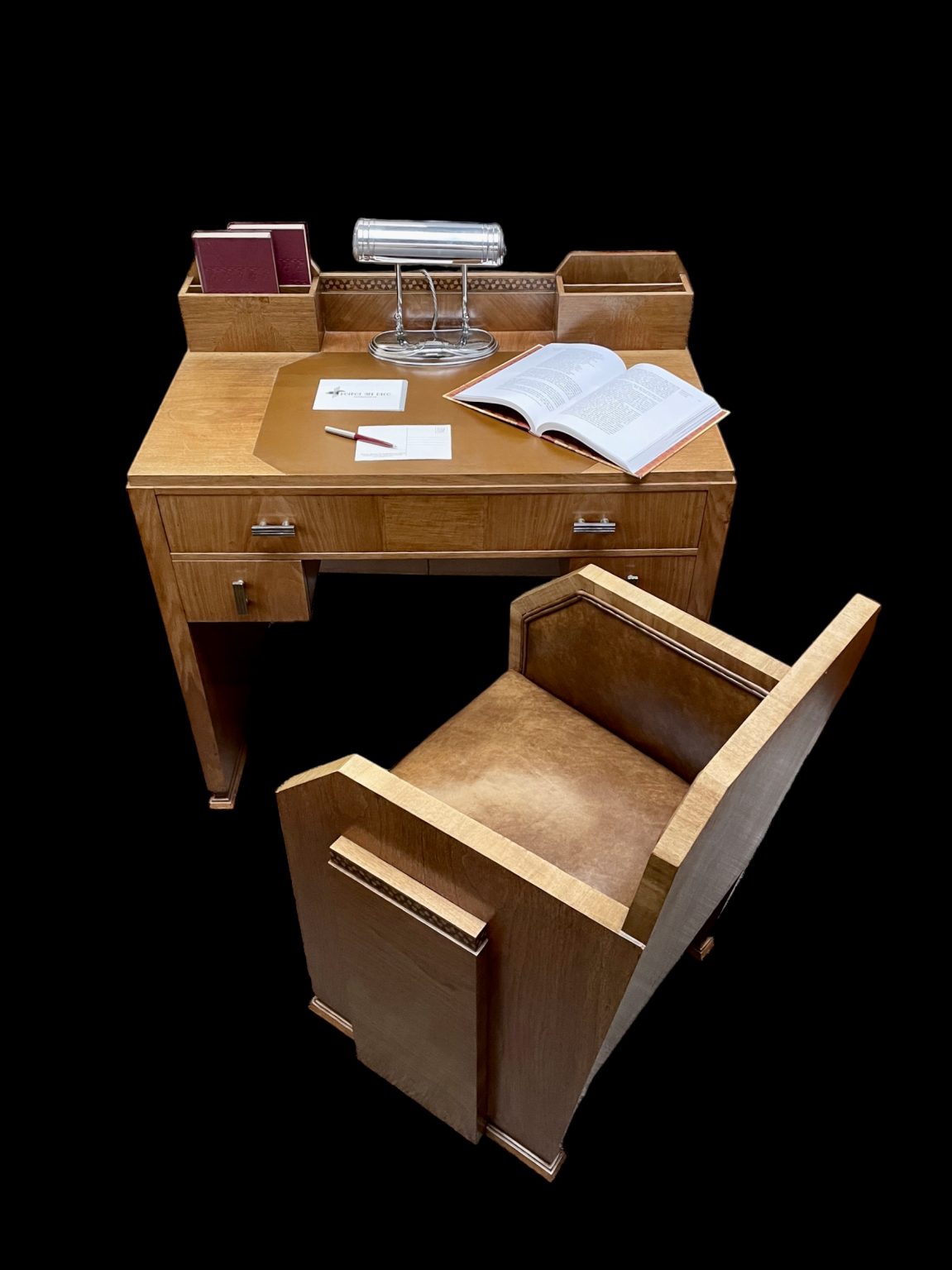 A fine Art Deco Desk and Chair - Poirot Art Deco Furnishings